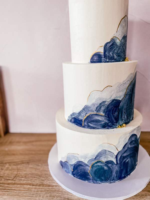 Andrea Cake Atelier - Wedding Cakes Treeby | Real Weddings