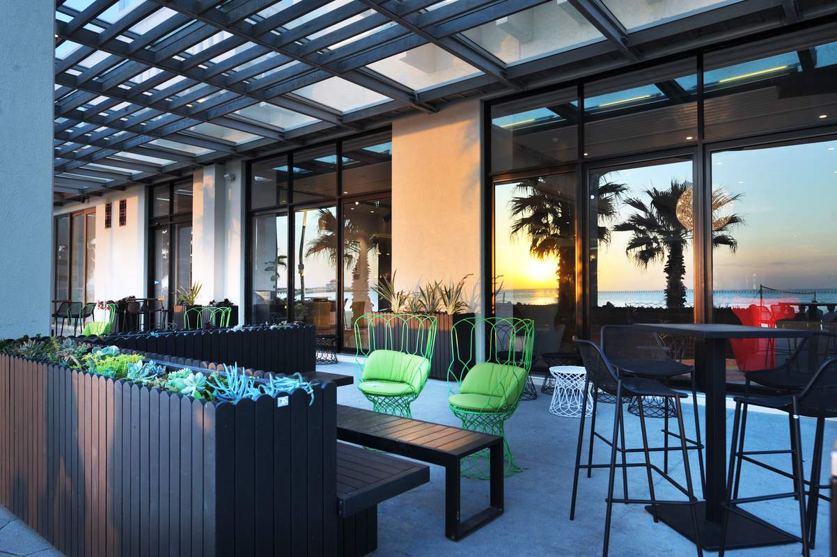 Weddings at Encore St Kilda Beach