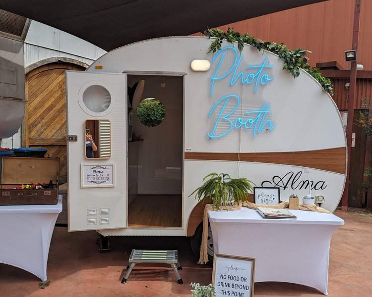 JustForKiKs Photo Booths - Real Weddings