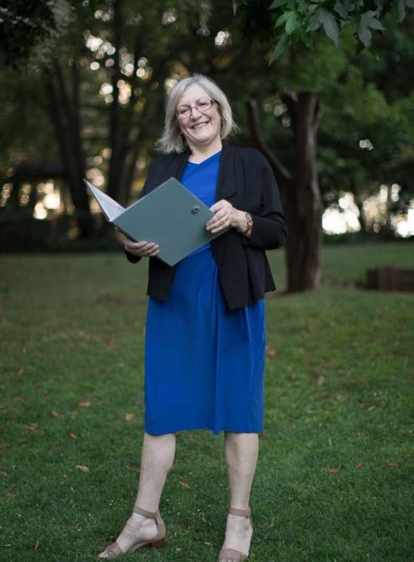 Maureen Miles Celebrant - Marriage Celebrant Ringwood East | Real Weddings