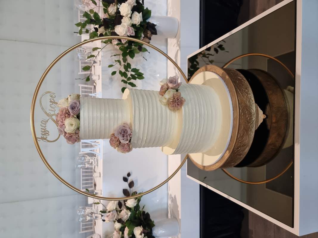 Melbourne Cake Studio - Wedding Cakes Nunawading | Real Weddings