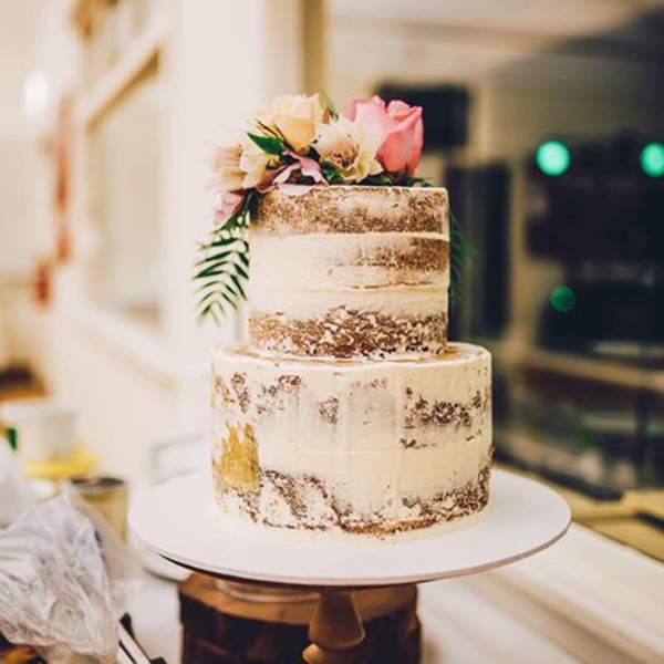 Sincerely Velvet - Wedding Cakes Melbourne | Real Weddings
