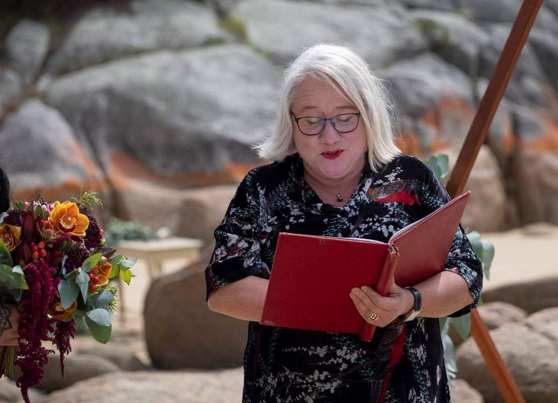 Susan Wallace Celebrant - Marriage Celebrant Lenah Valley | Real Weddings